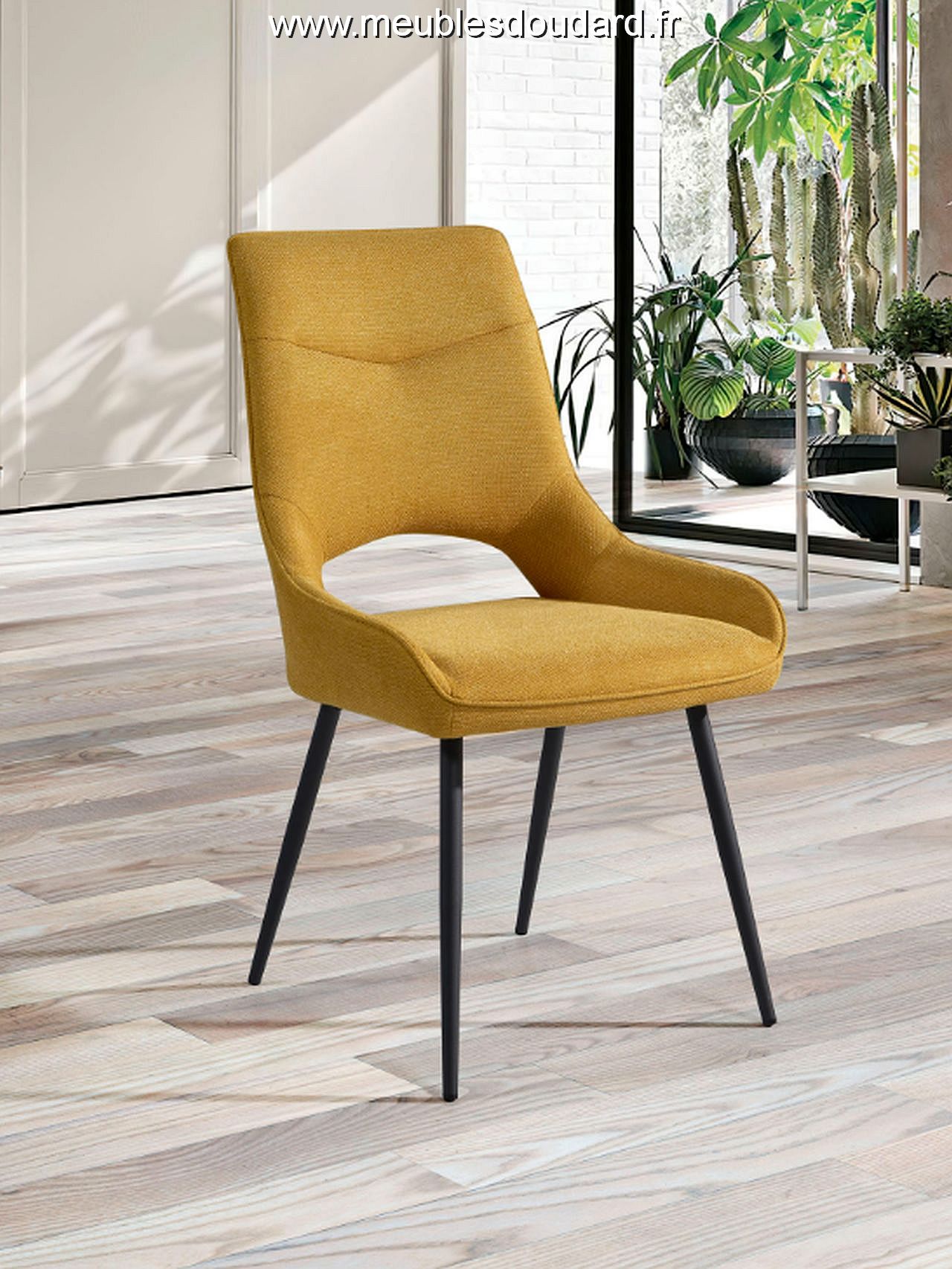 Chaises en tissu modernes